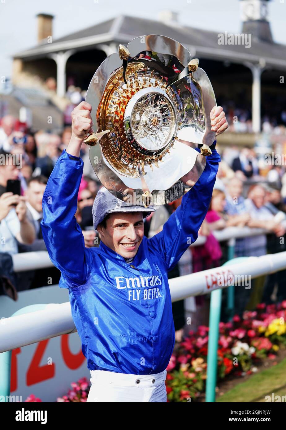 St leger trophy hi-res stock photography and images - Alamy