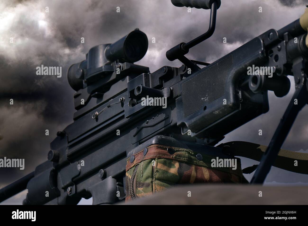 Modern British GPMG machine gun Stock Photo - Alamy
