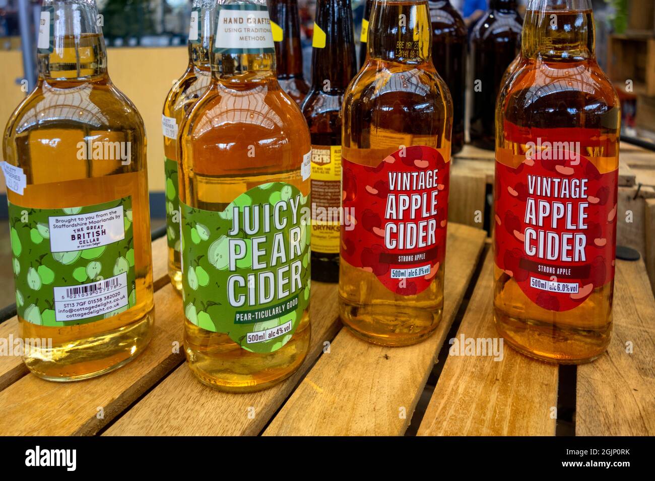 Apple cider bottles hi-res stock photography and images - Alamy