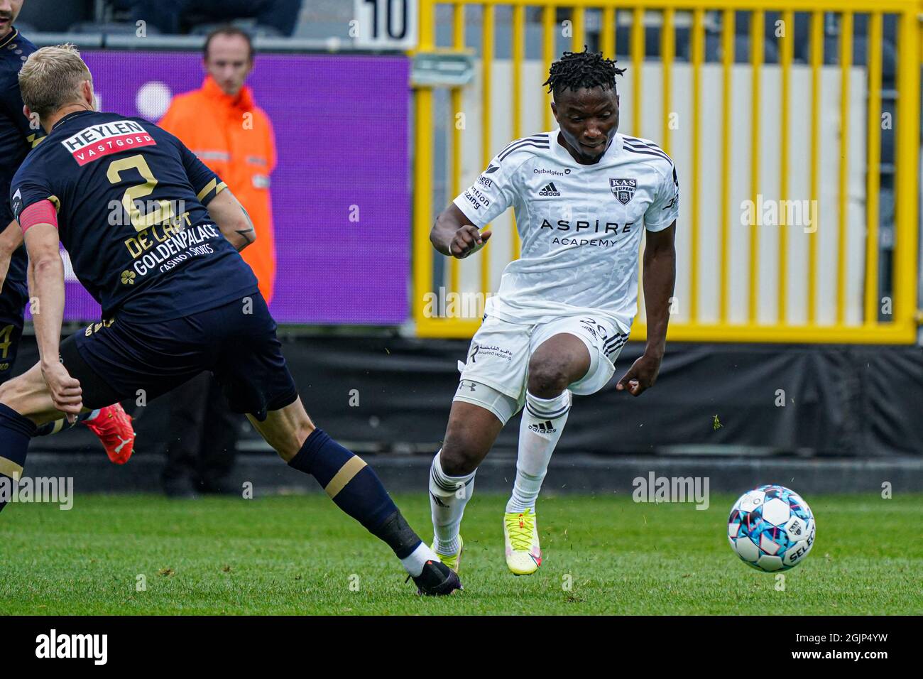 EUPEN, BELGIUM - SEPTEMBER 11: Ritchie de Laet of Royal Antwerp FC ...