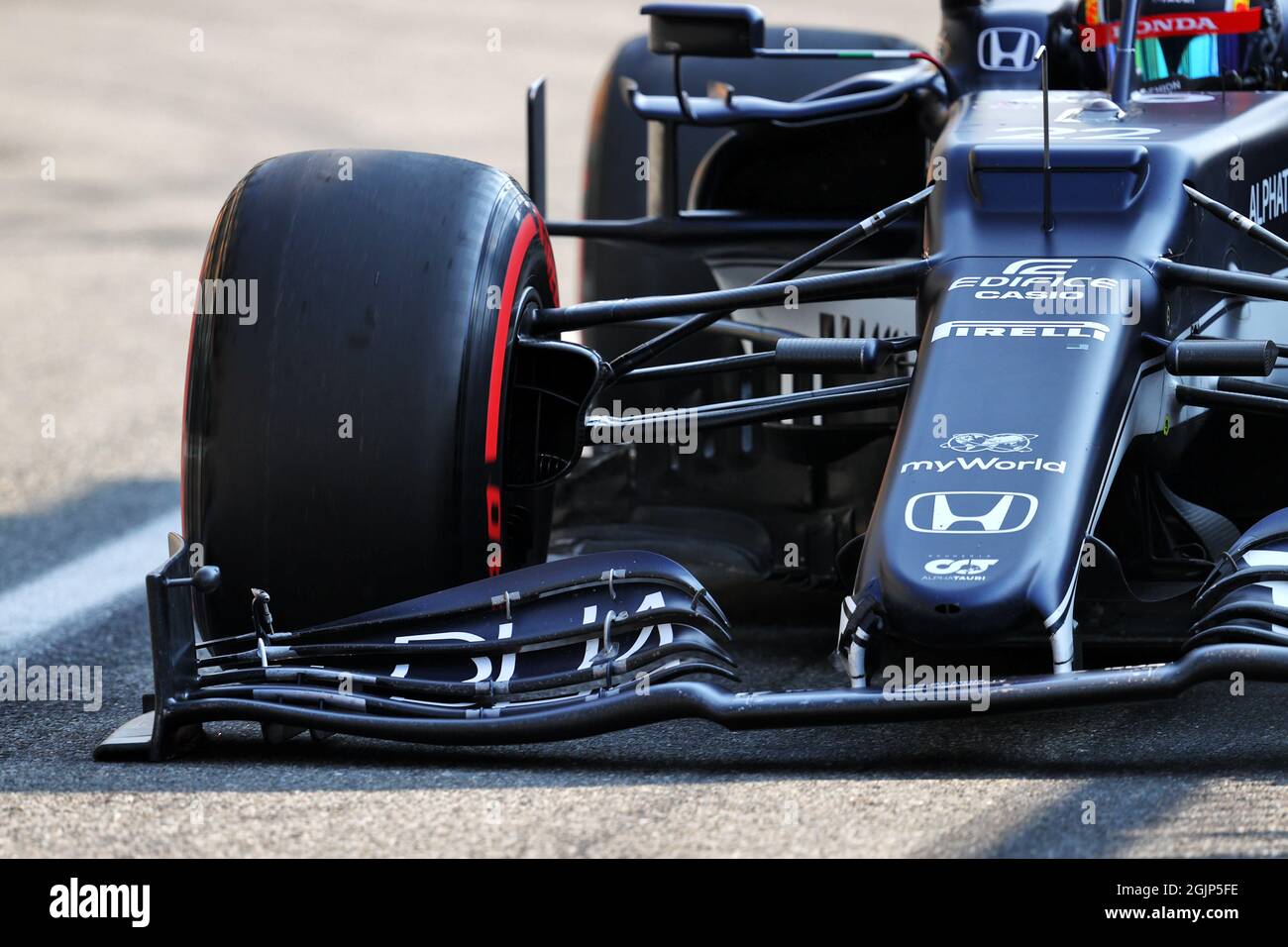 Alphatauri at02 in pits hi-res stock photography and images - Alamy