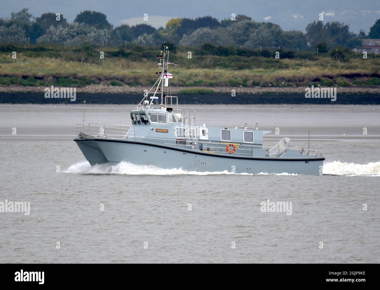 11/09/2021 River Thames Gravesend HMS Magpie (H130) is a Royal Navy ...