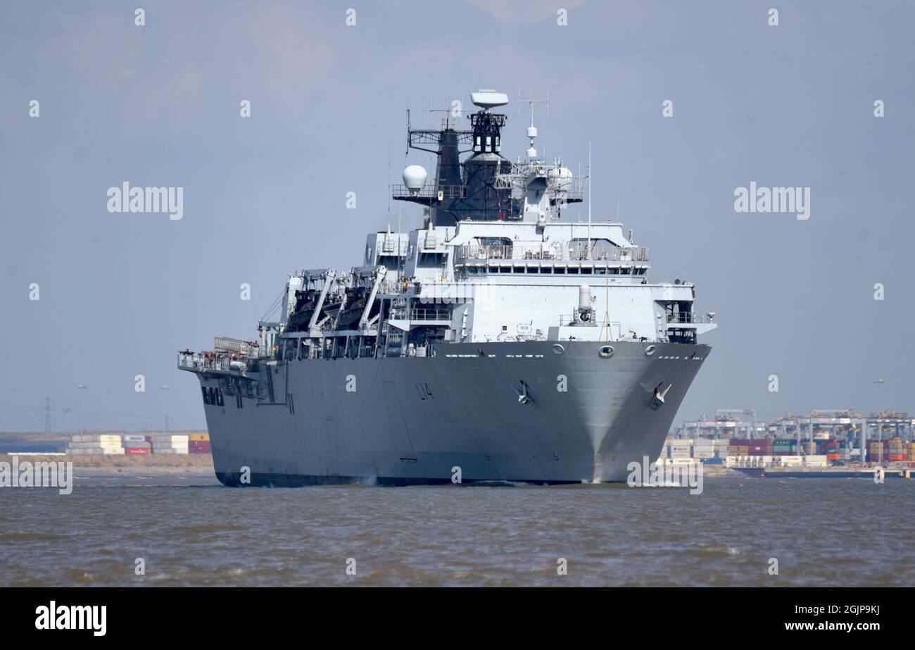 11/09/2021 River Thames Gravesend HMS Albion (L14) is an Albion class ...