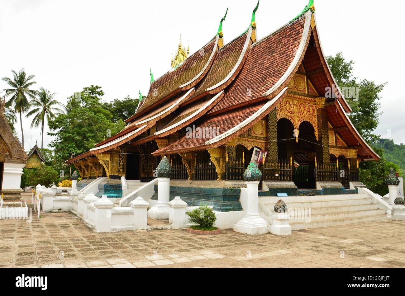 Toraja wood carving hi-res stock photography and images - Alamy
