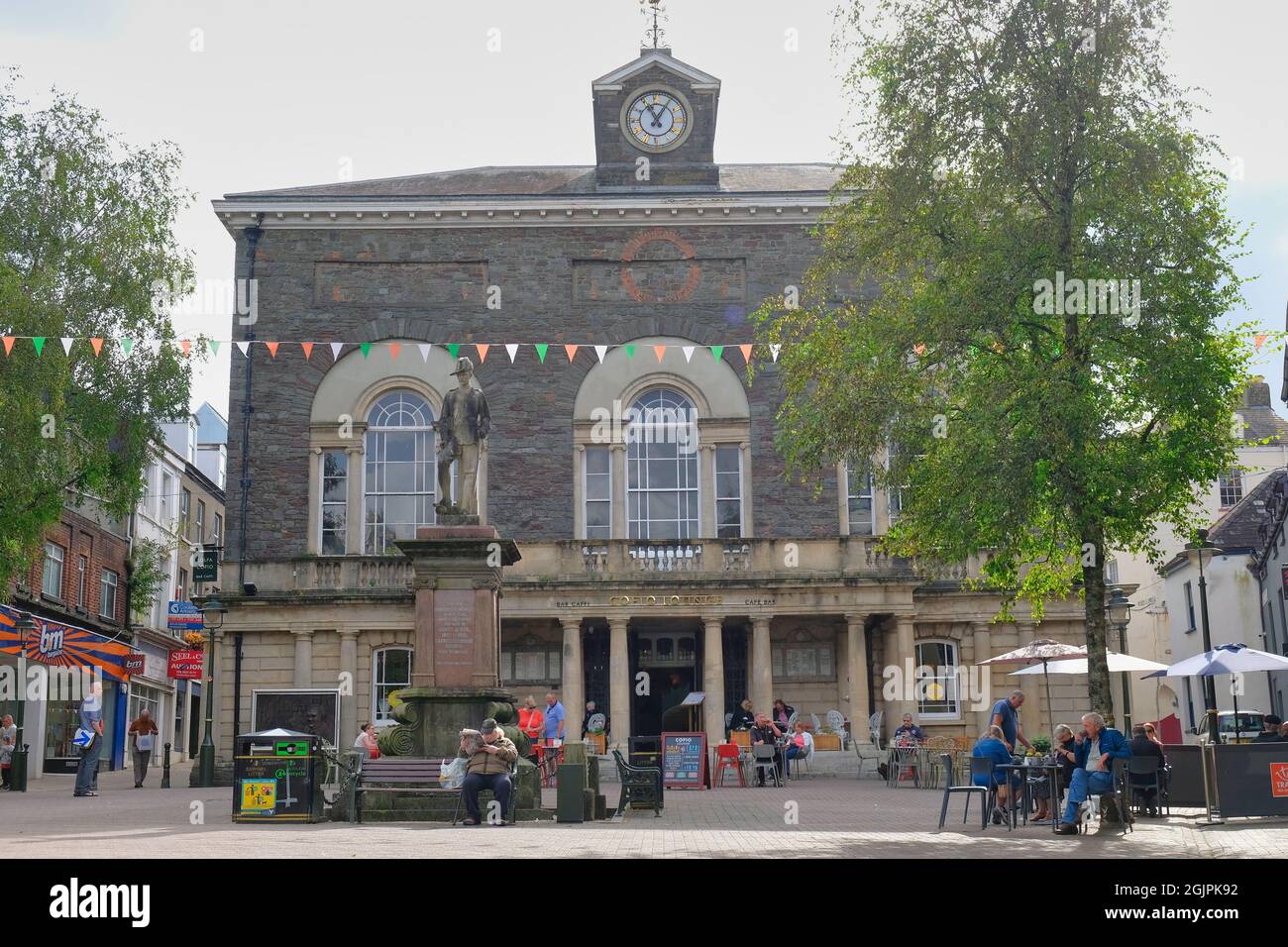 Camarthen Wales 09.11.21. Pedestrian square. Large stone building with ...