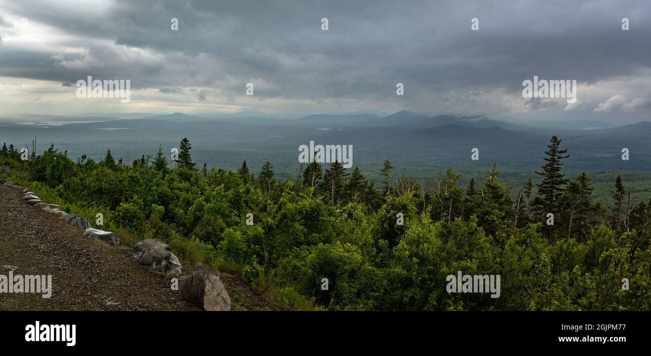 Horizon view of a natural place where the blue ocean is and a beautiful ...