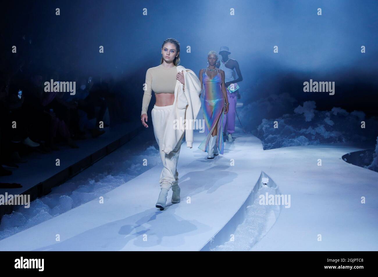 Leni Klum Model High Resolution Stock Photography and Images - Alamy