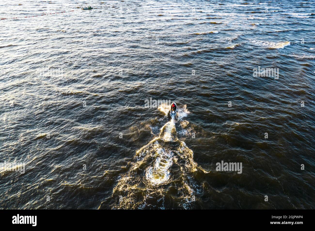 Ship making waves ocean aerial hi-res stock photography and images - Alamy