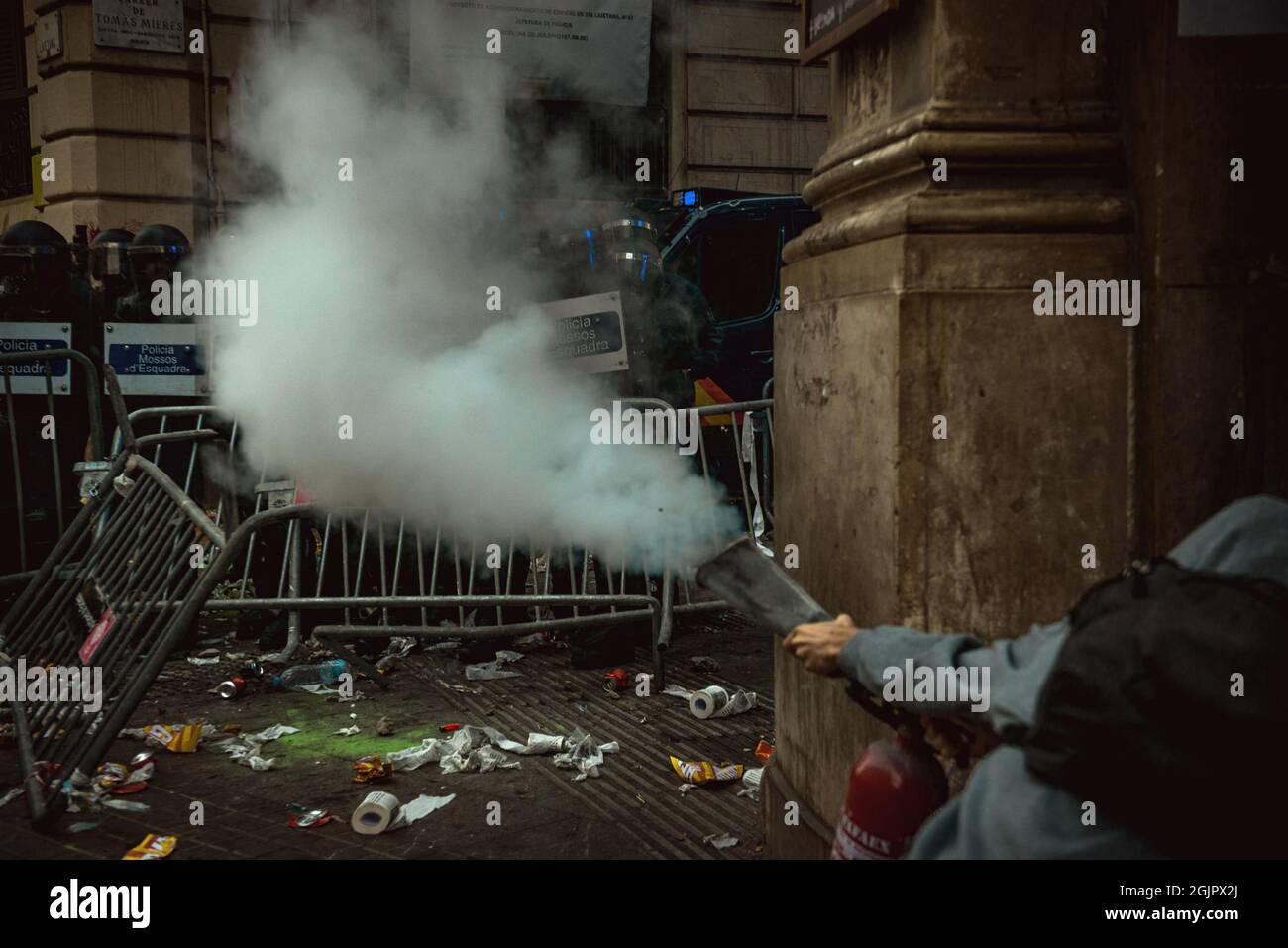 Barcelona, Spain. 11th Sep, 2021. Catalan riot police shielding a ...