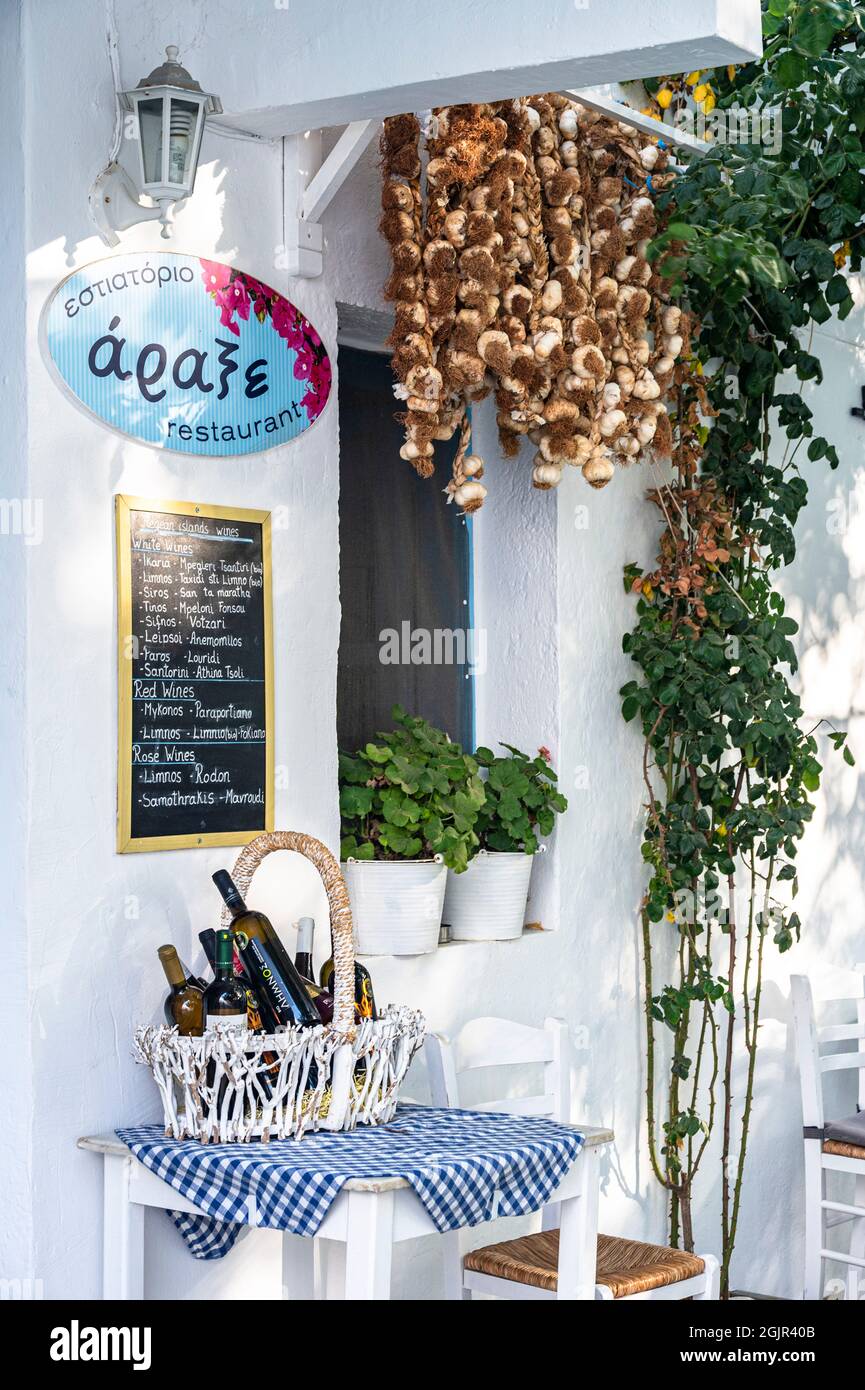 Greek restaurant sign hi-res stock photography and images - Alamy