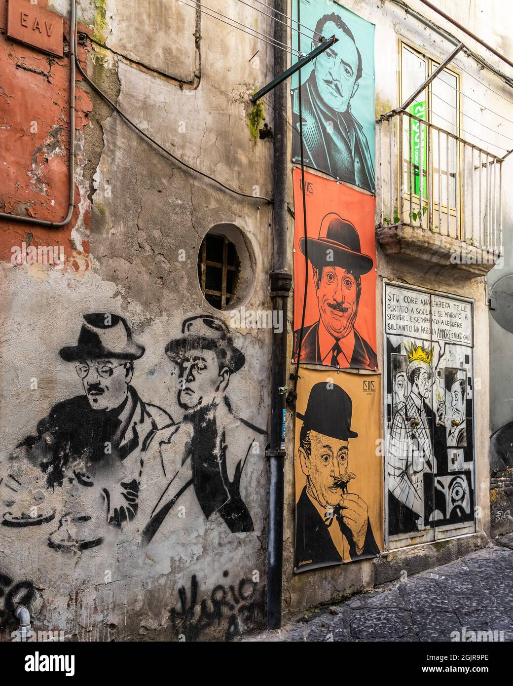 Naples street 2021 graffiti hi-res stock photography and images - Alamy