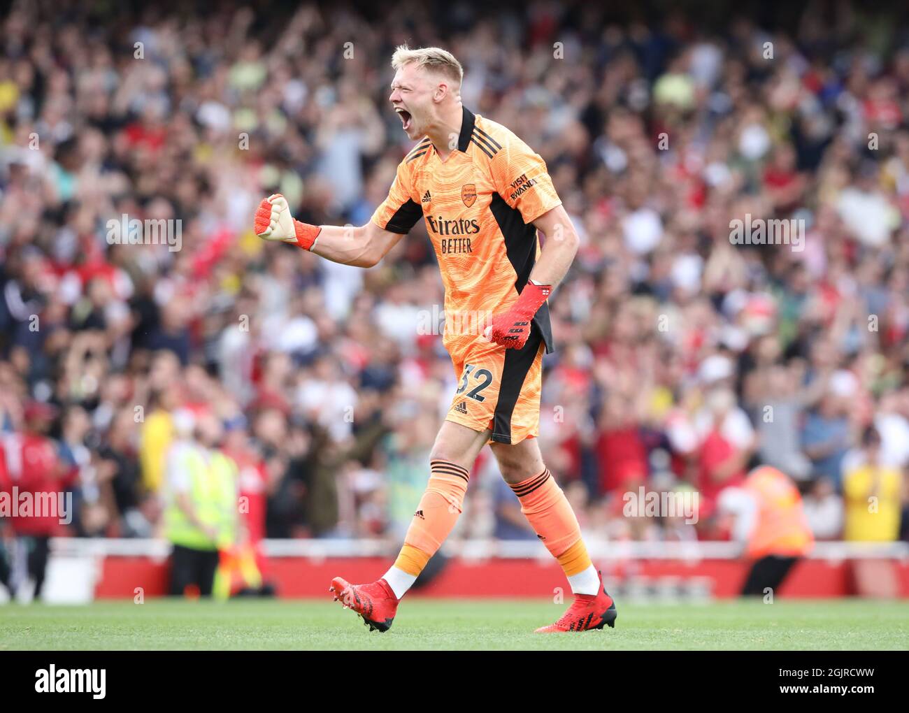 Arsenal win emirates stadium hi-res stock photography and images - Alamy