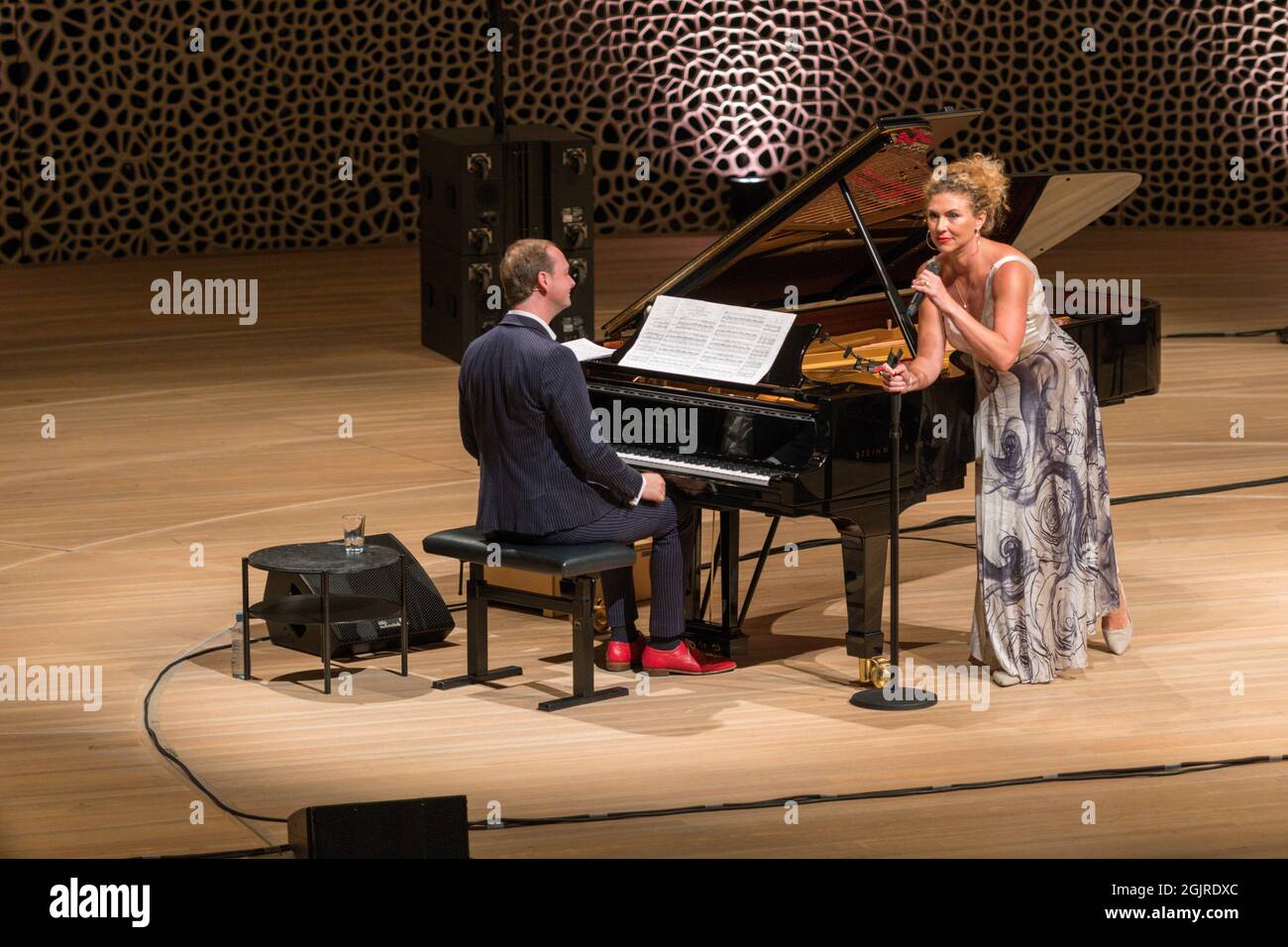 Christoph Reuter, Eckart von Hirschhauen, Annette Dasch, MENSCH ERDE ...
