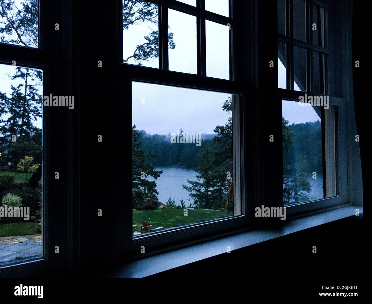 Cabin window scene hi-res stock photography and images - Alamy
