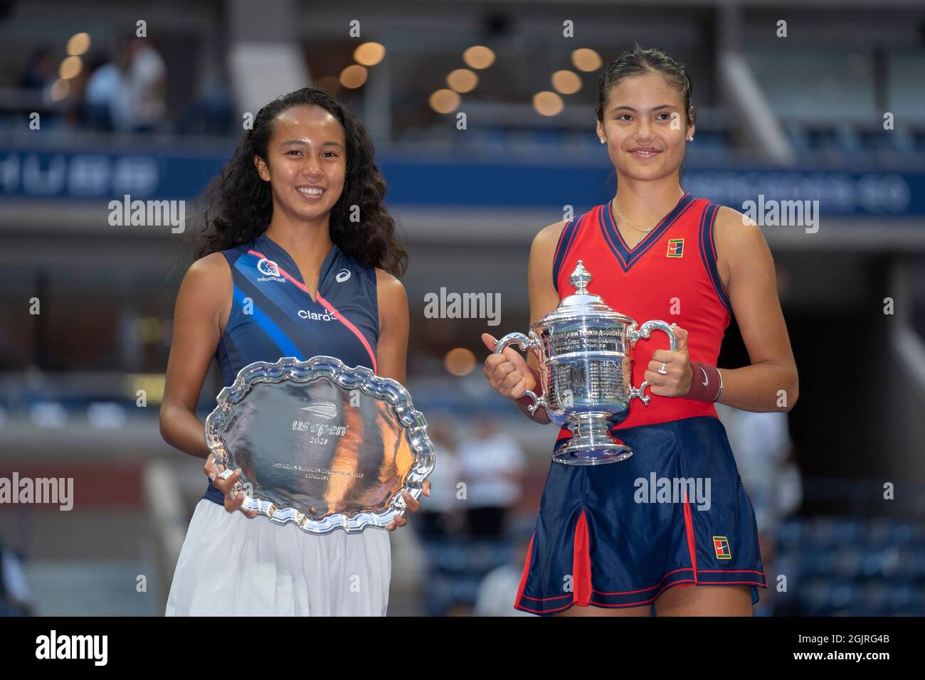 Emma raducanu us open trophy hi-res stock photography and images - Alamy