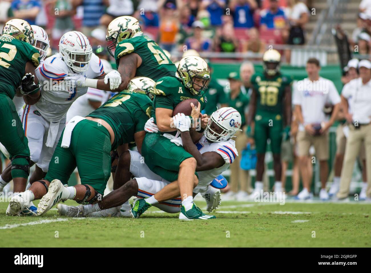 September 11, 2021: Florida Gators linebacker Jeremiah Moon (7) sacks ...
