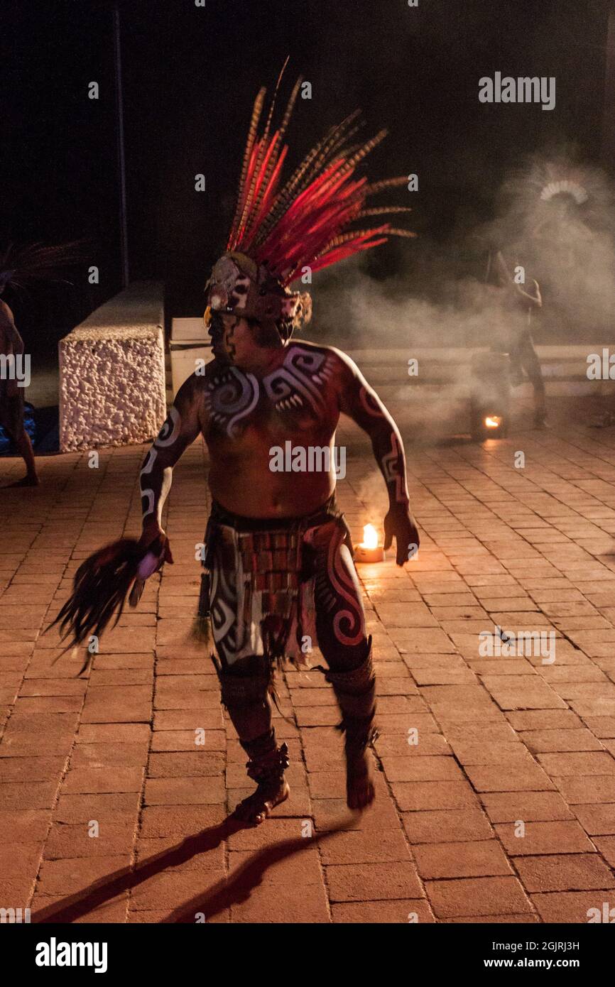 CHICHEN ITZA, MEXICO - FEB 25, 2016: Native mayan dancer performance ...