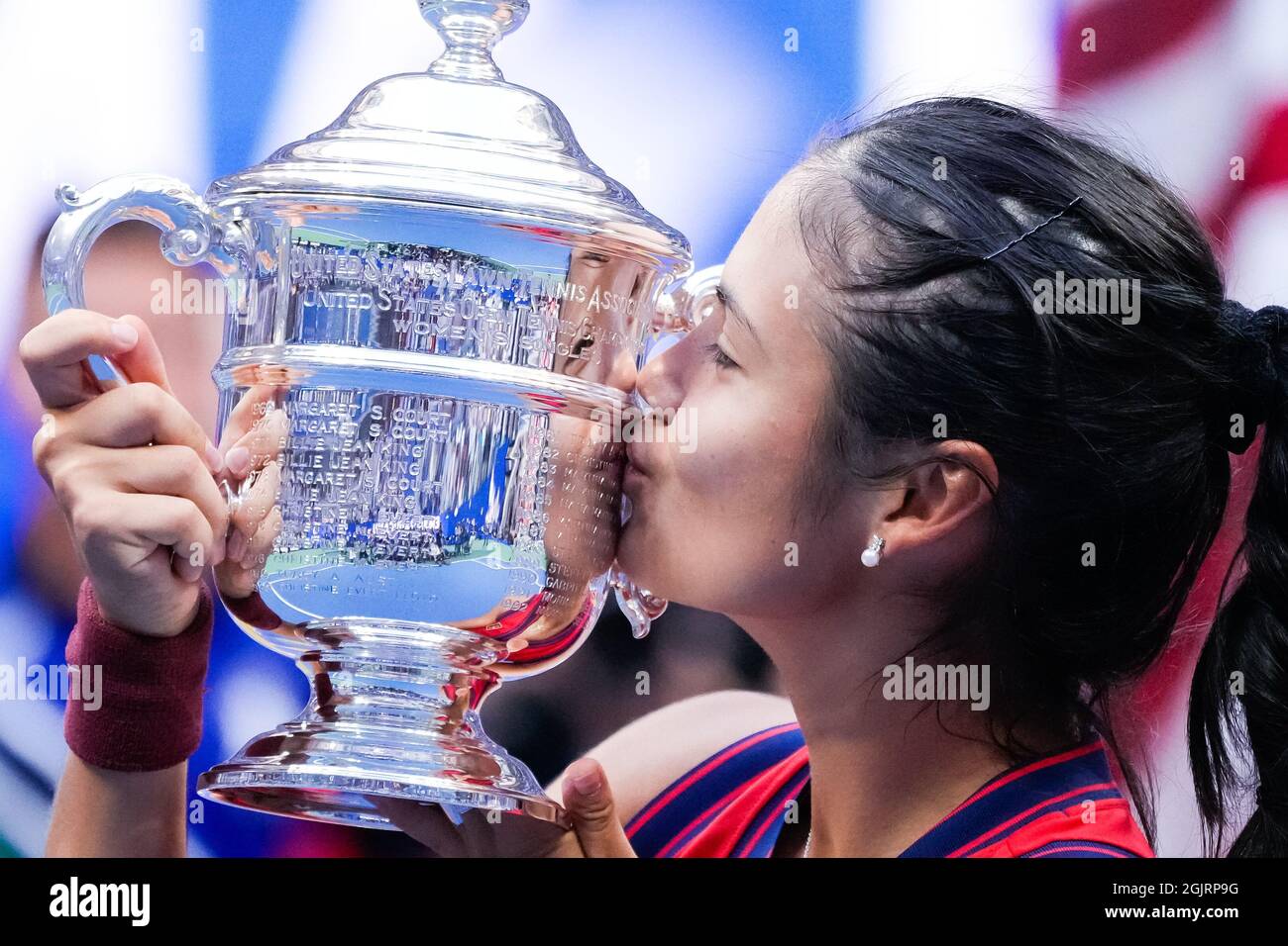 Emma Raducanu Trophy Hi Res Stock Photography And Images Alamy | My XXX ...