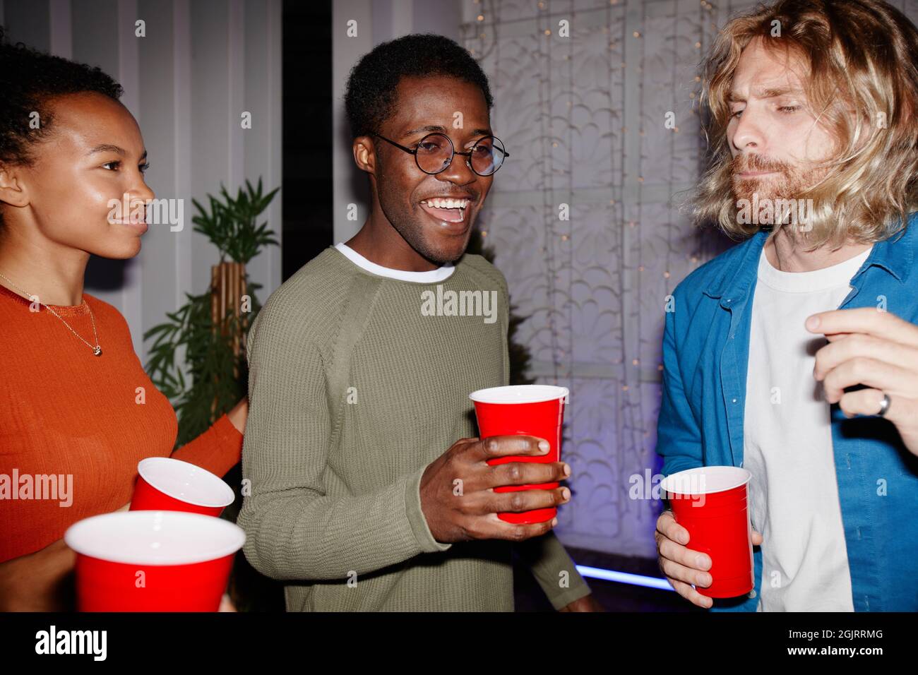 Real people fun office hi-res stock photography and images - Alamy