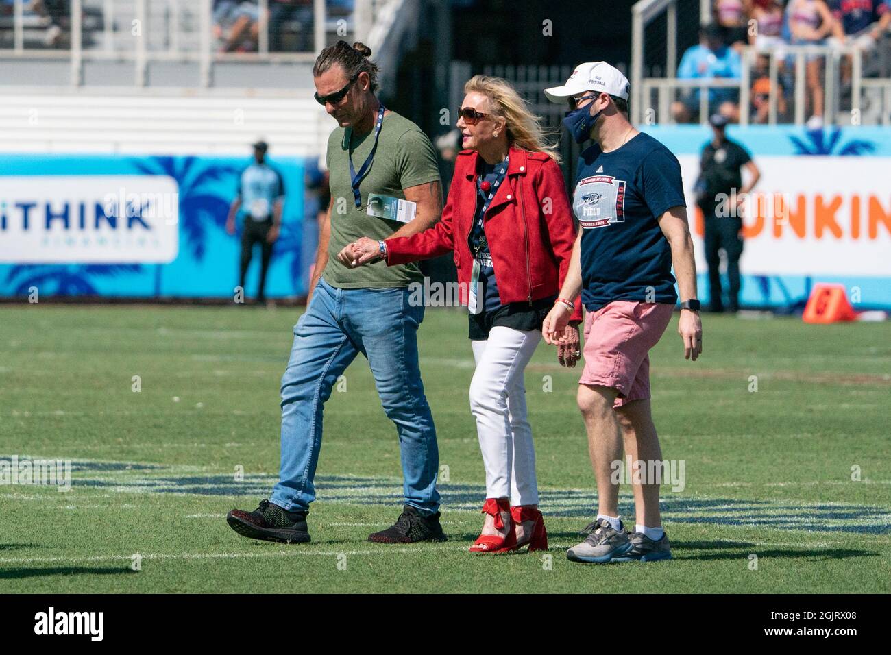 Boca Raton, FL, USA. 11th Sep, 2021. Beverly Schnellenberger and Tim ...