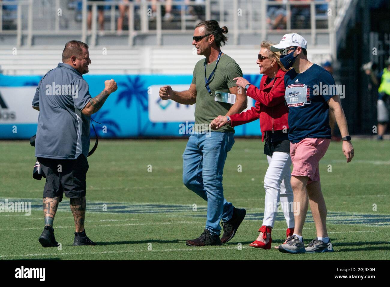 Boca Raton, FL, USA. 11th Sep, 2021. Beverly Schnellenberger and Tim ...