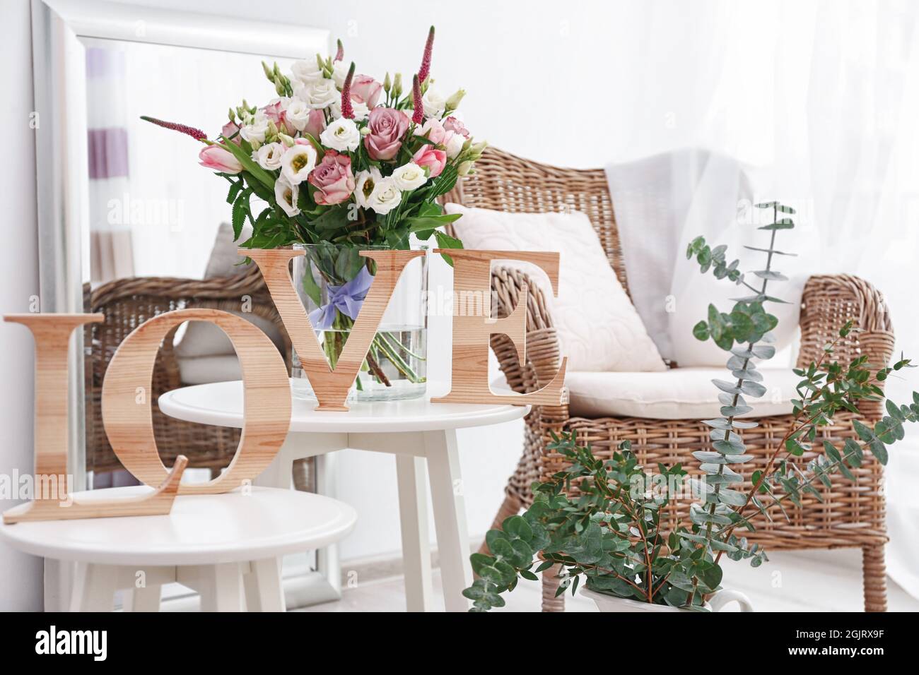 Interior design of room with beautiful flowers Stock Photo - Alamy