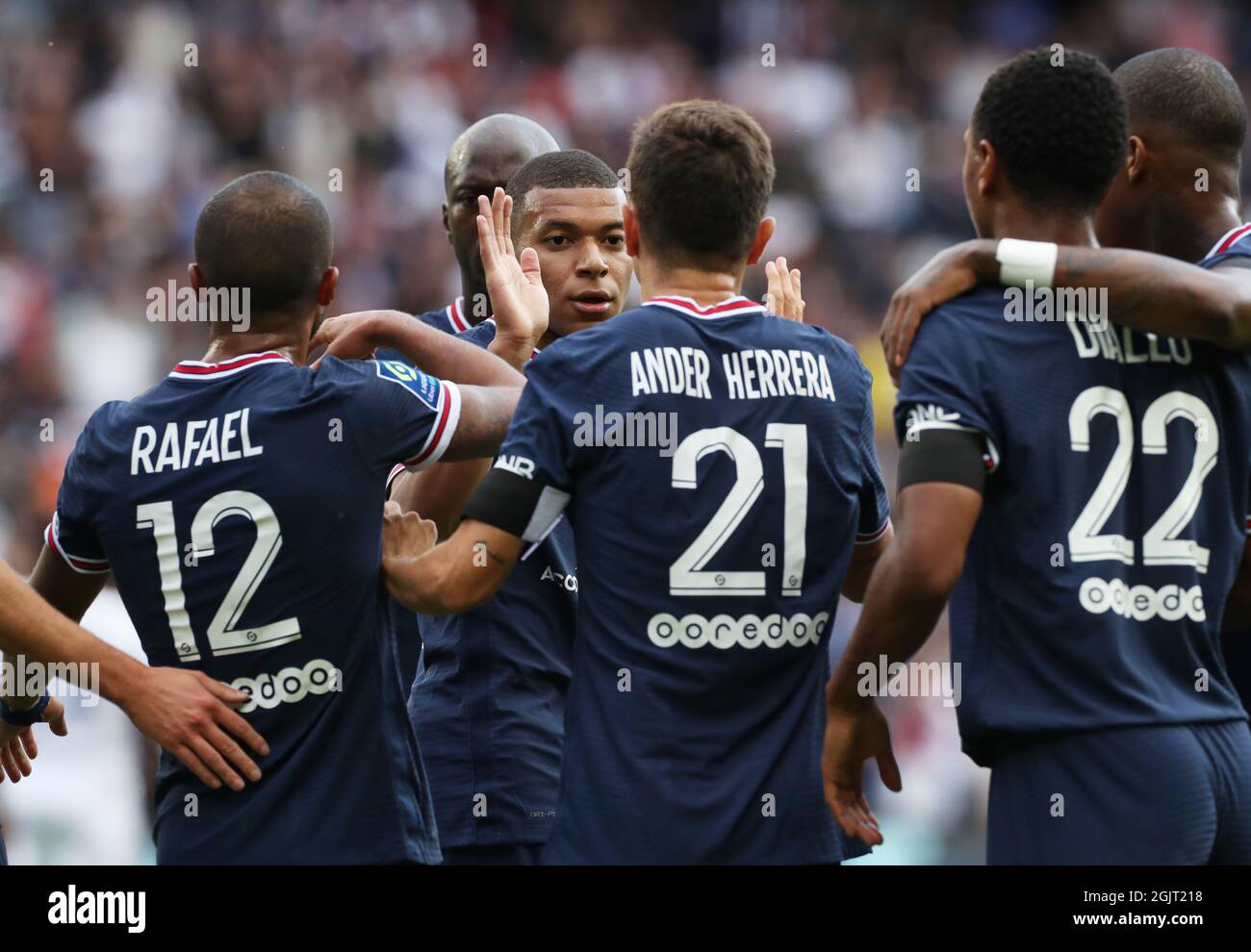 Psg celebrate 2021 hi-res stock photography and images - Alamy