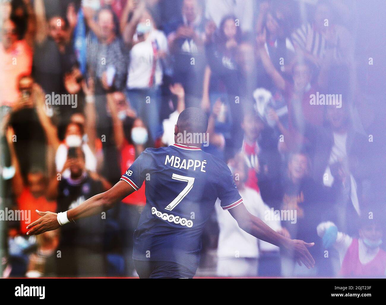Kylian mbappe psg scoring hi-res stock photography and images - Alamy