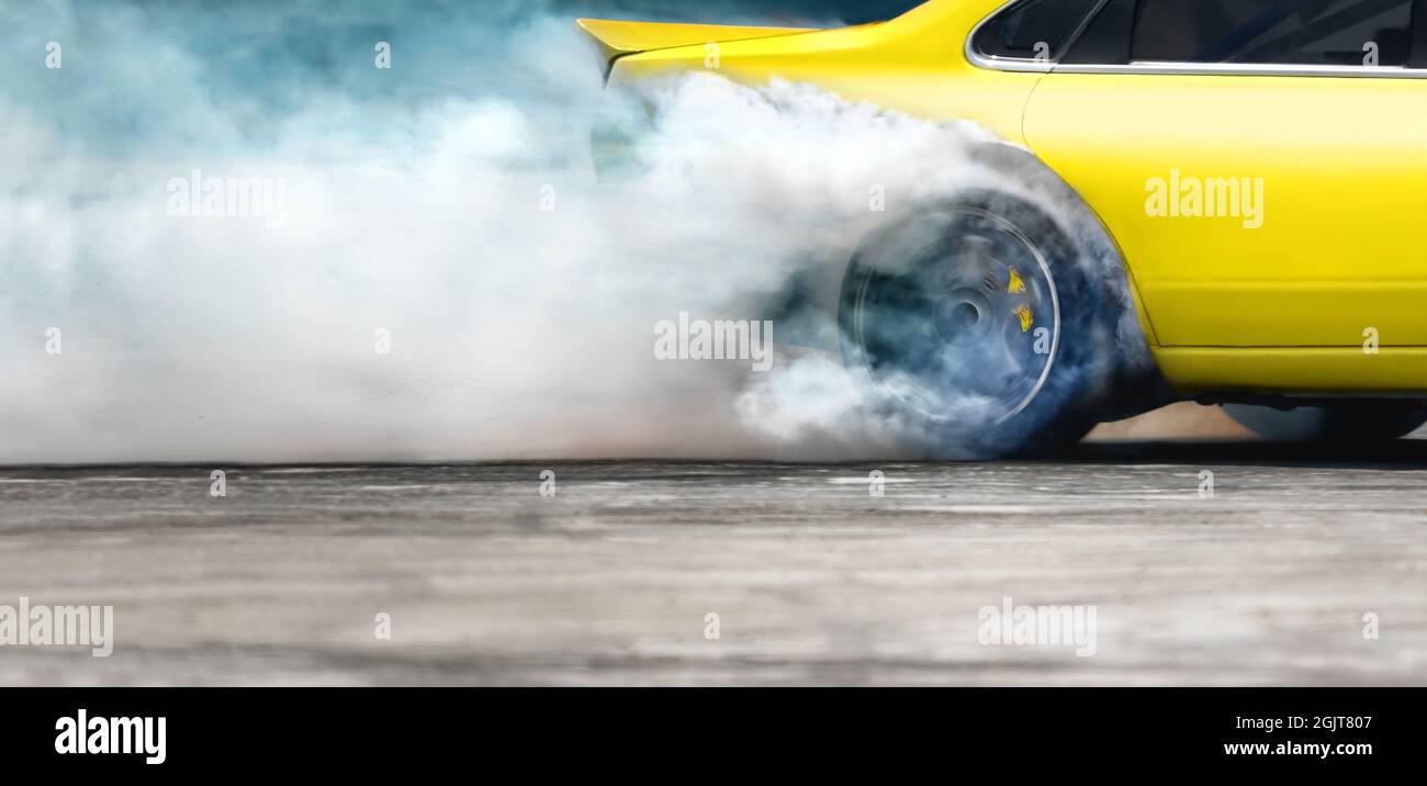 Race drift car burning tires hi-res stock photography and images - Alamy