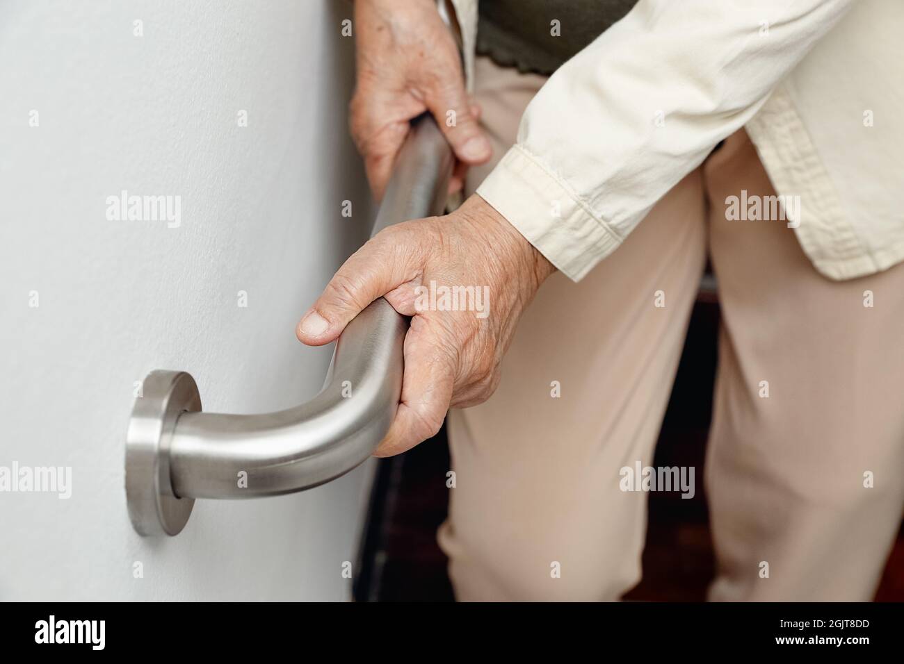 Elderly exercise grip hi-res stock photography and images - Alamy