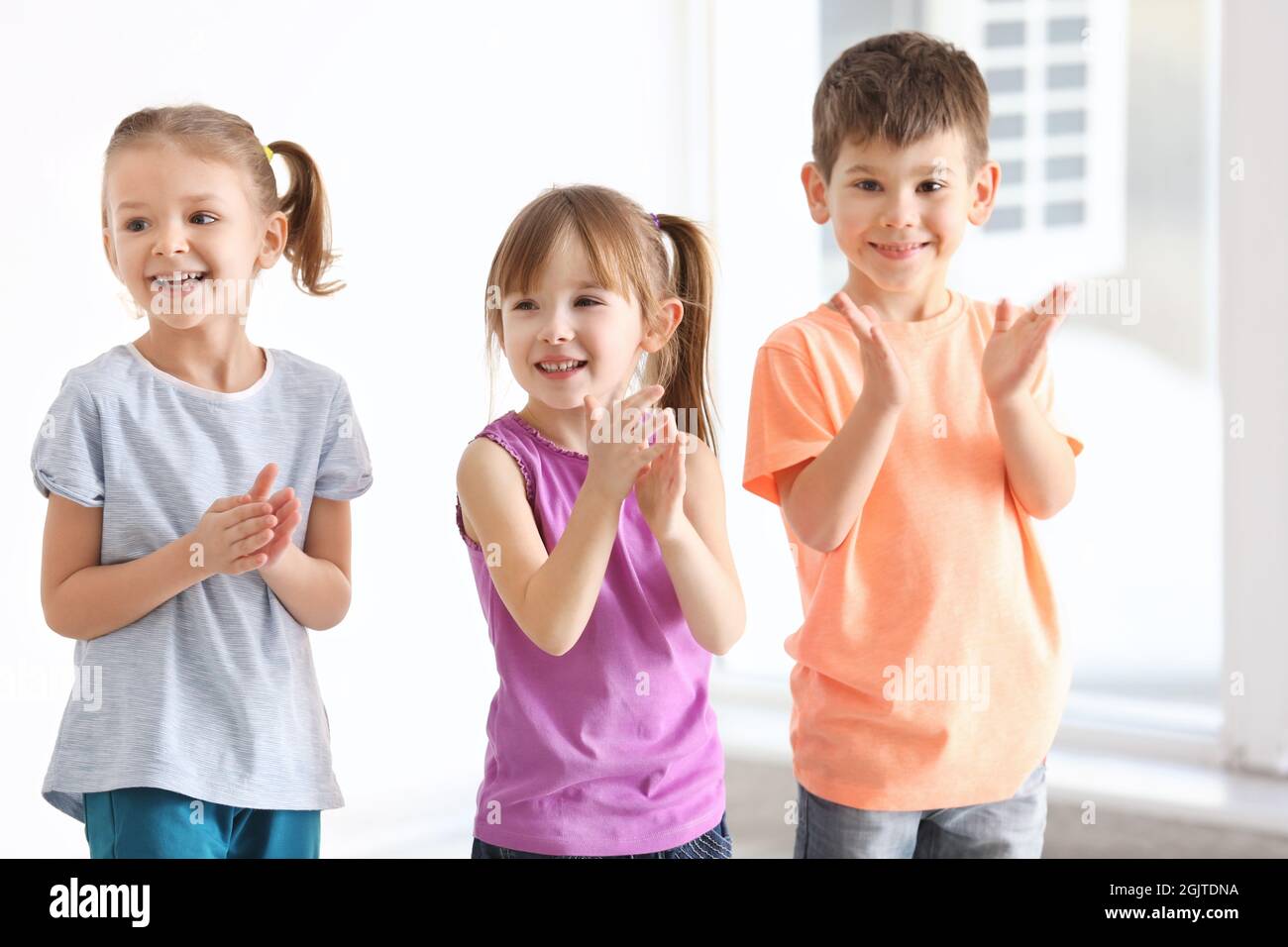 Teaching kids voice hi-res stock photography and images - Alamy