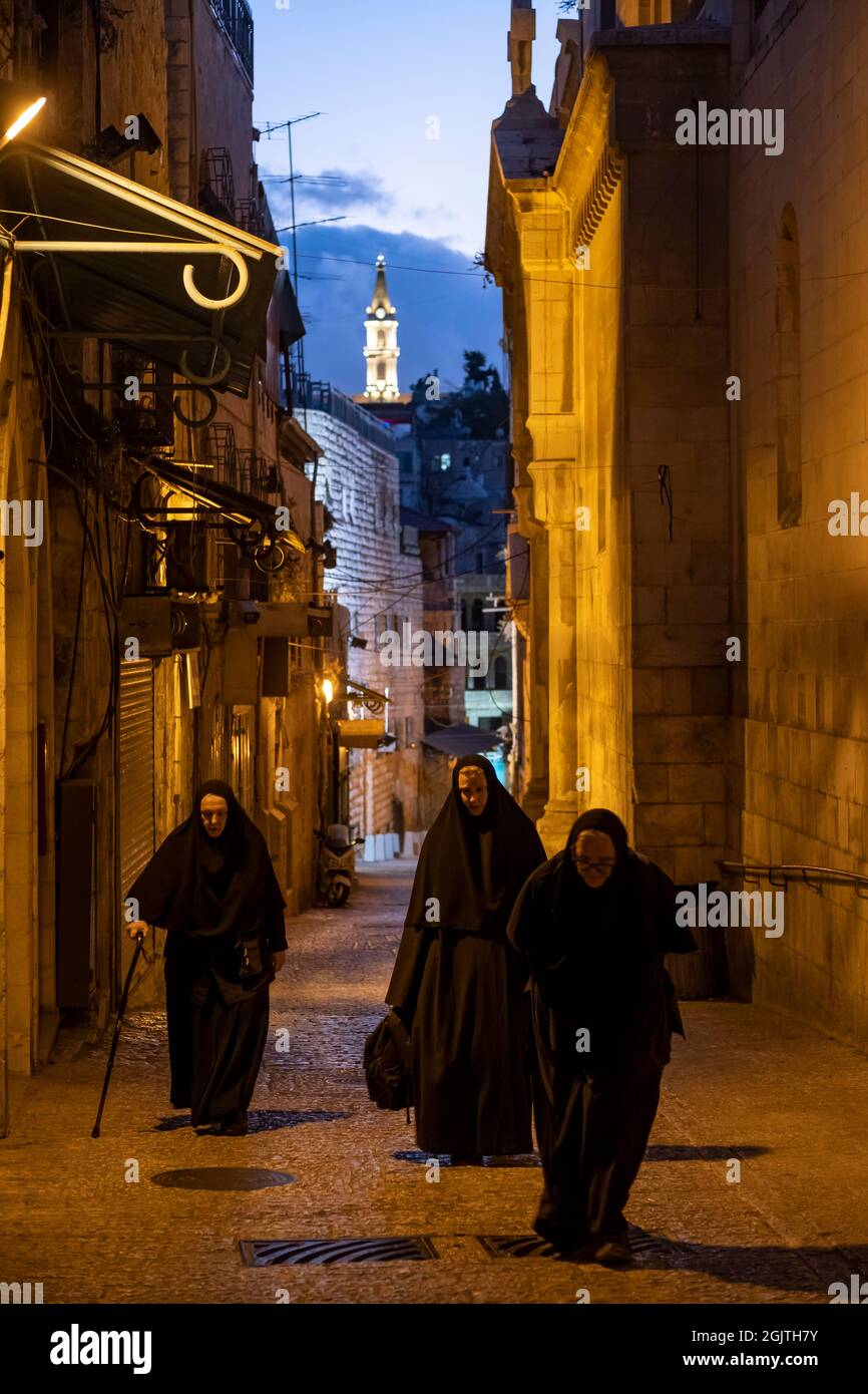Nuns walk hi-res stock photography and images - Alamy