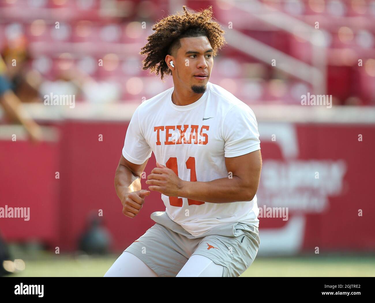 September 11, 2021: Casey Thompson #11 Texas QB works to loosen up ...