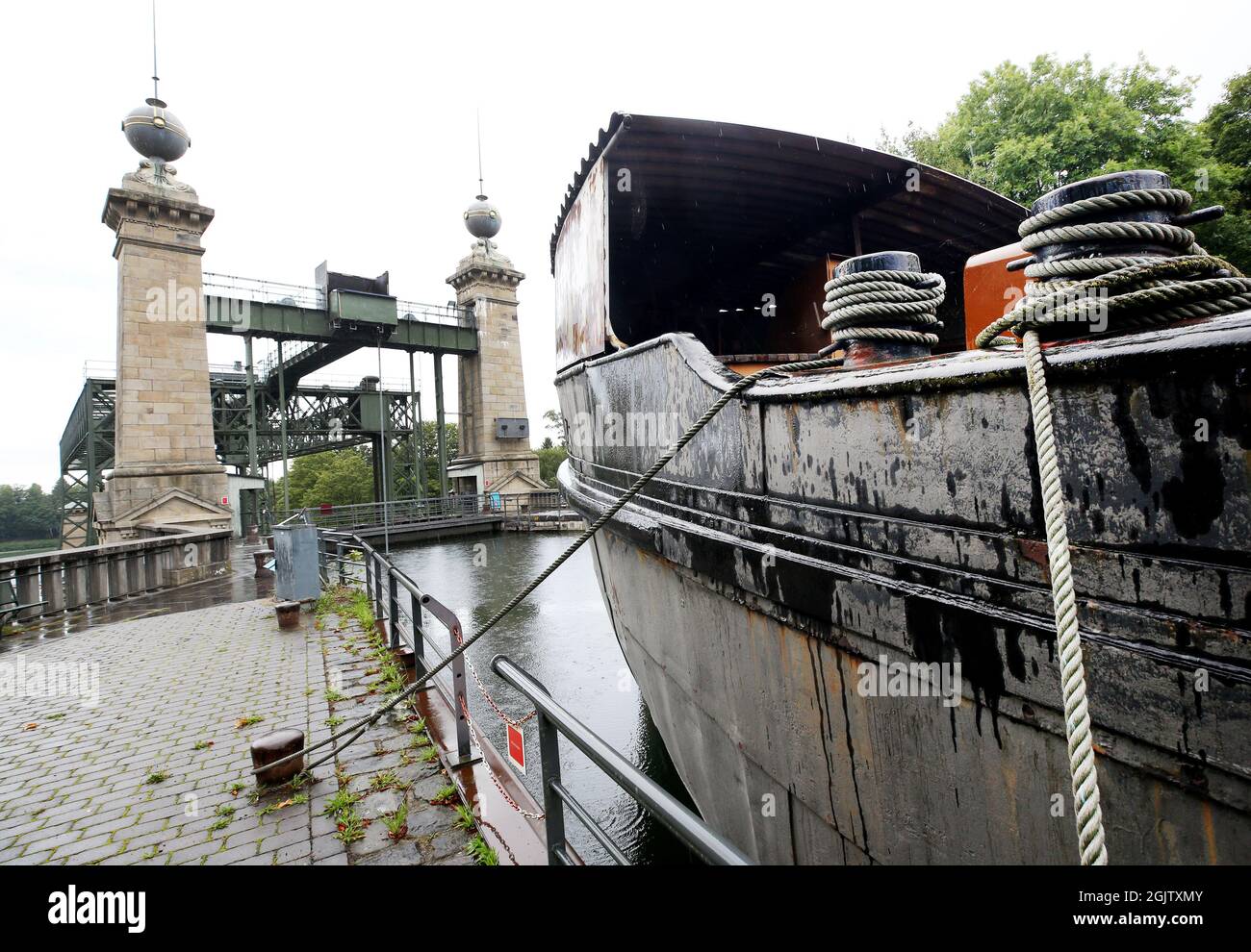 Castrop Rauxel, Germany. 10th Sep, 2021. A historic ship is moored in ...