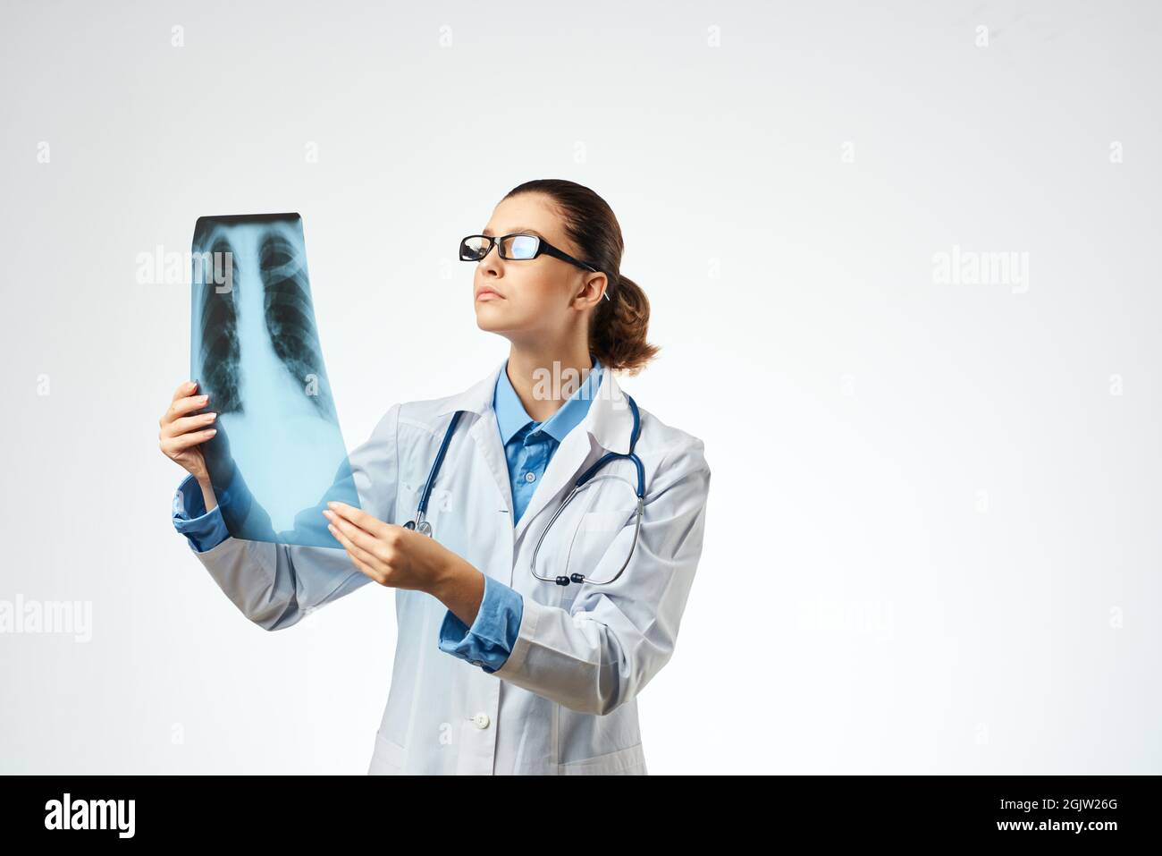 female doctor medicine hospital x-ray examination Stock Photo - Alamy