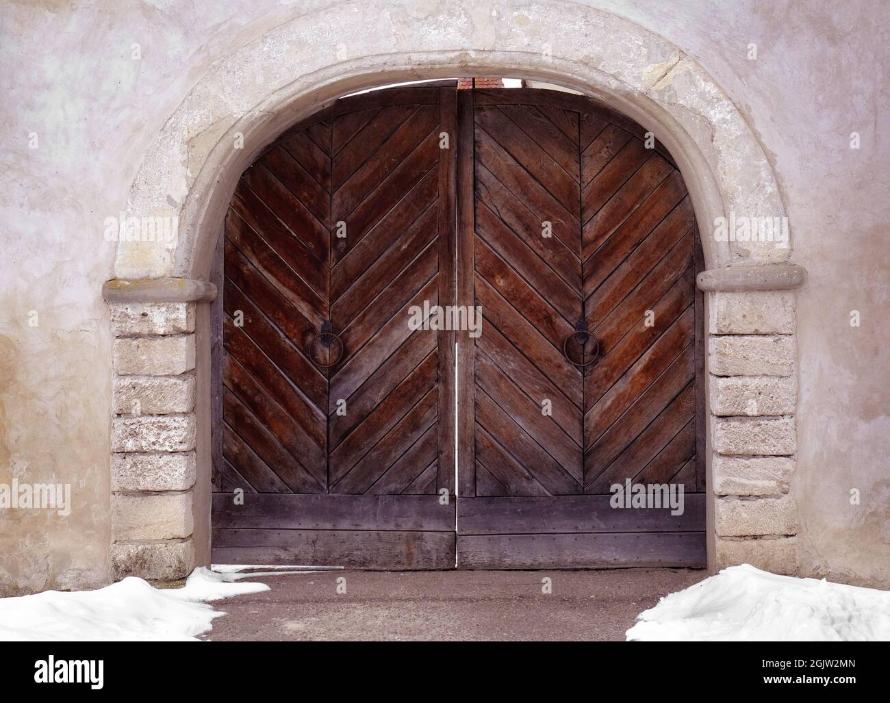 Vintage entrance gate in old building Stock Photo - Alamy