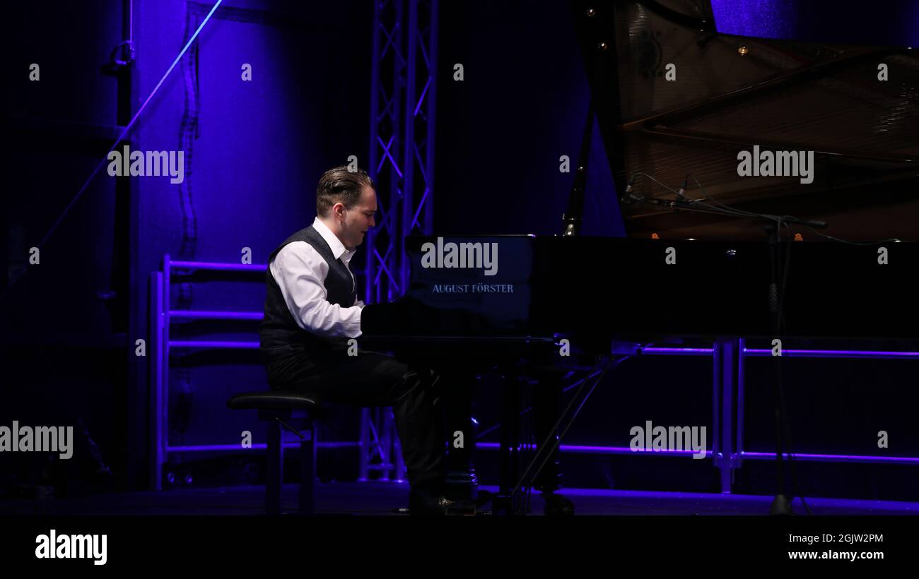 Konzert des herausragenden Pianisten und Komponisten Mark Ehrenfried im ...