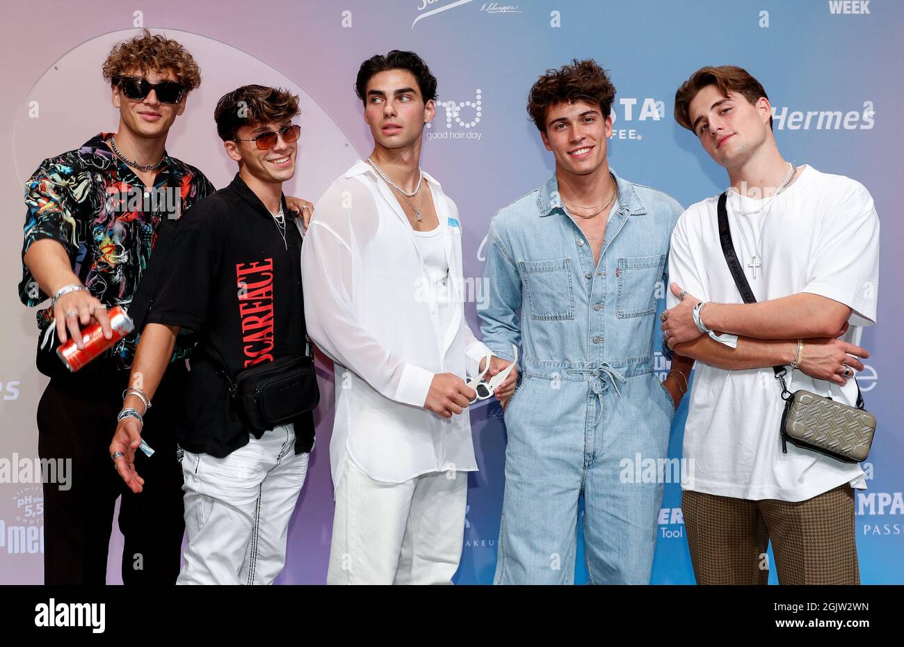 The elevator boys hi-res stock photography and images - Alamy