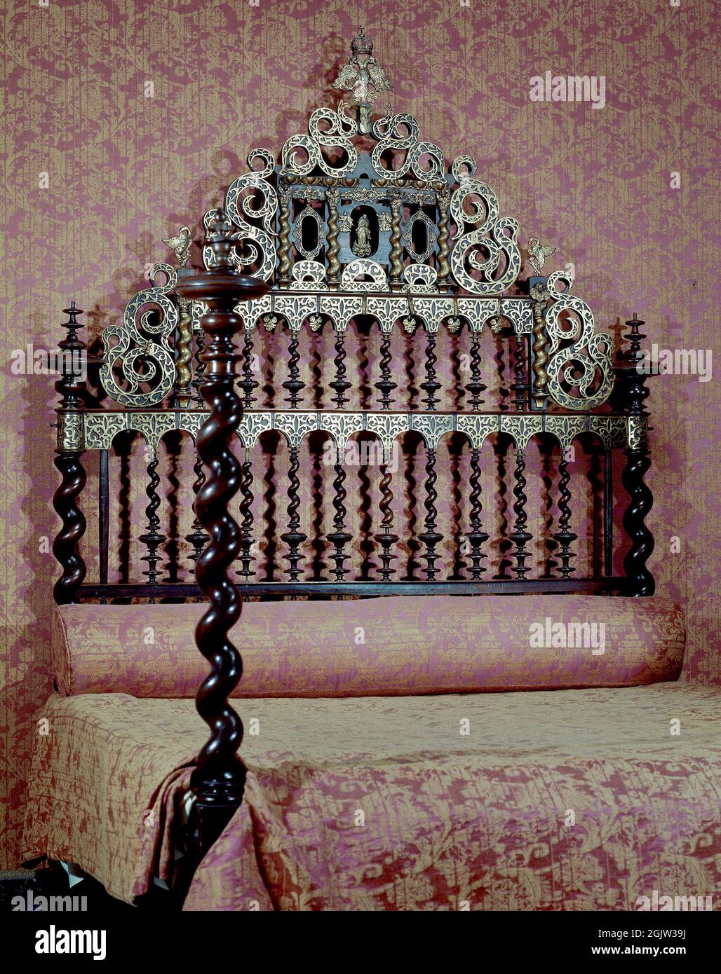 Mobiliario barroco hi-res stock photography and images - Alamy