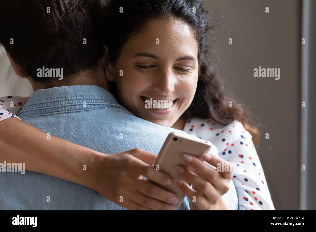 Hugging e hi-res stock photography and images - Alamy