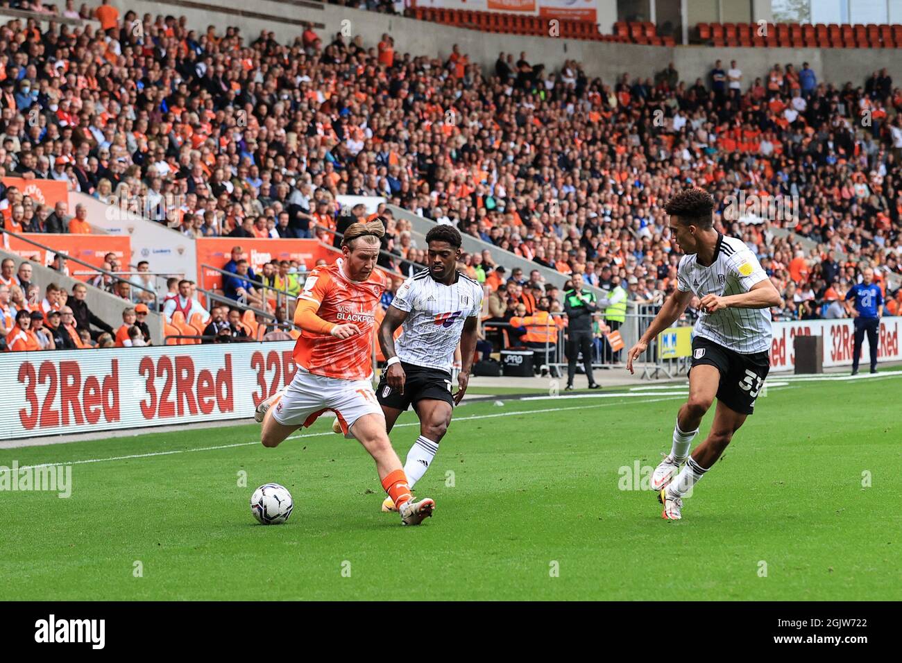 Josh Bowler #11 of Blackpool in action during the game Stock Photo - Alamy