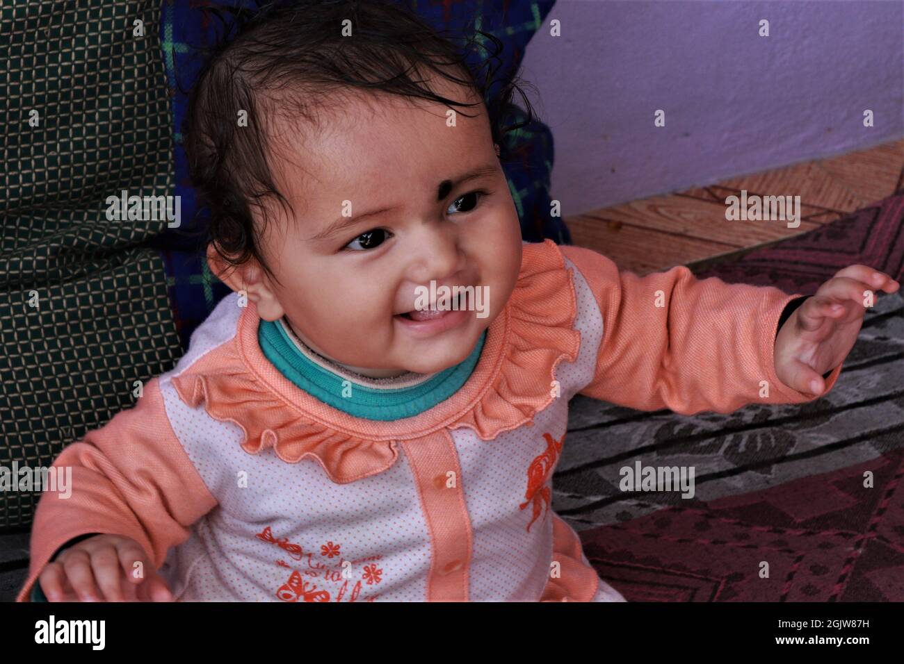 Innocent smile hi-res stock photography and images - Alamy
