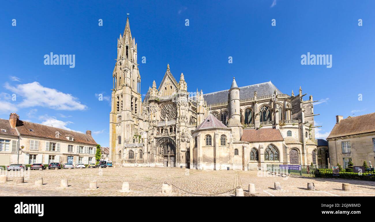 Notre-Dame de Senlis Cathedral, Oise, France Stock Photo - Alamy