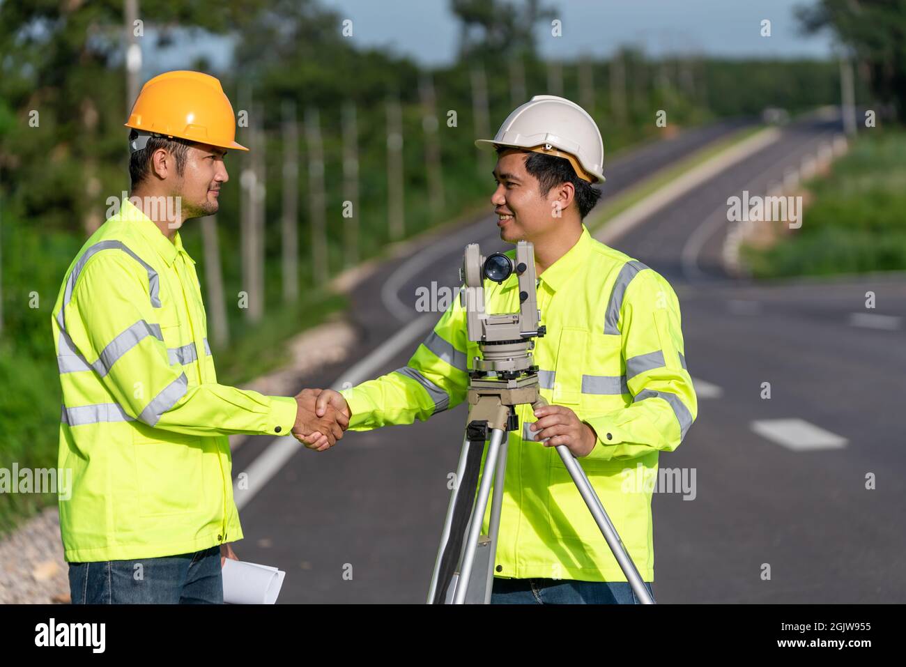Building engineers surveying instrument hi-res stock photography and ...