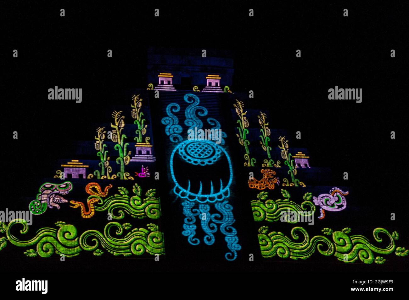 CHICHEN ITZA, MEXICO - FEB 25, 2016: Light show at Kukulkan pyramid in ...