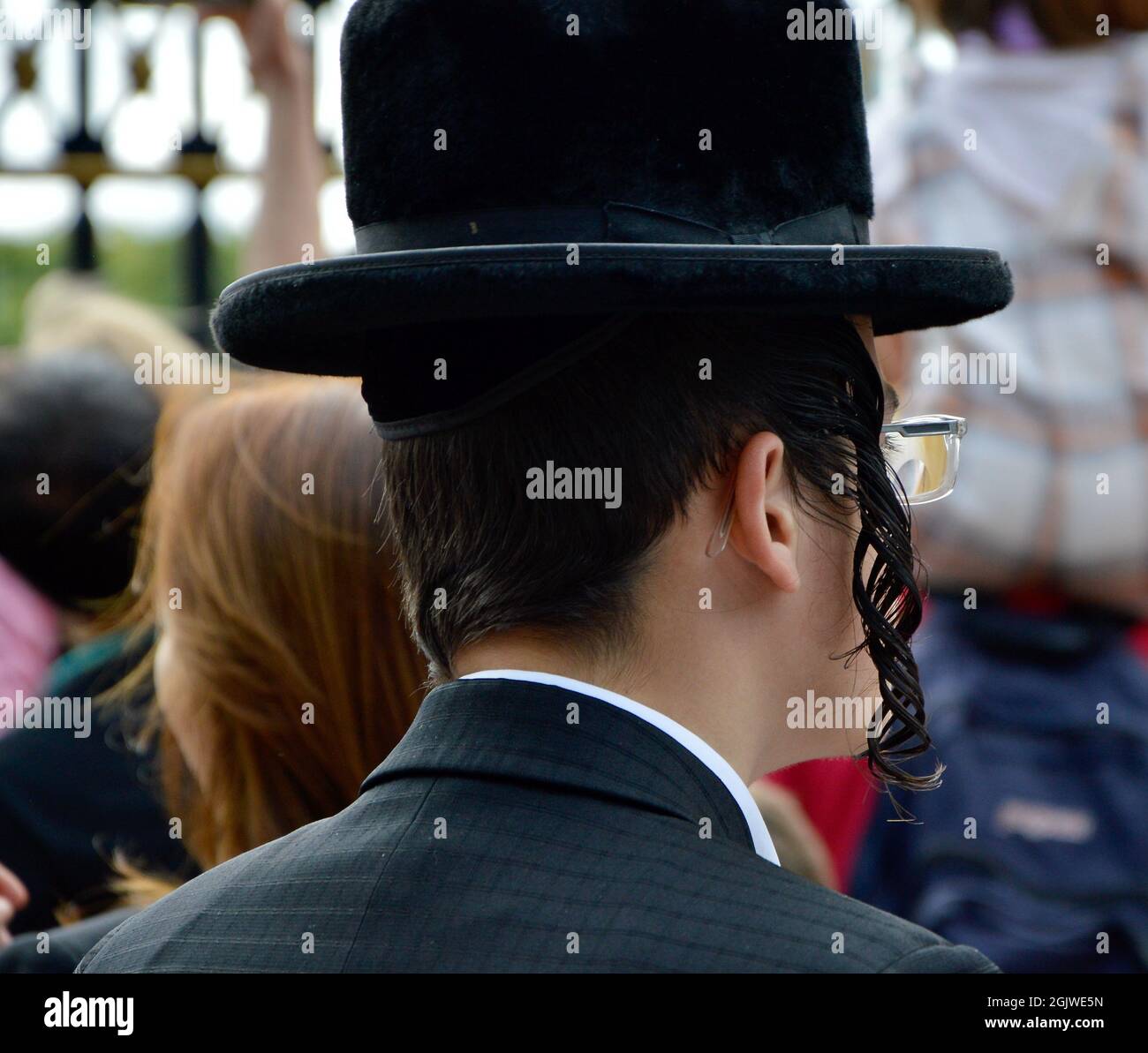 Hats look hi-res stock photography and images - Alamy