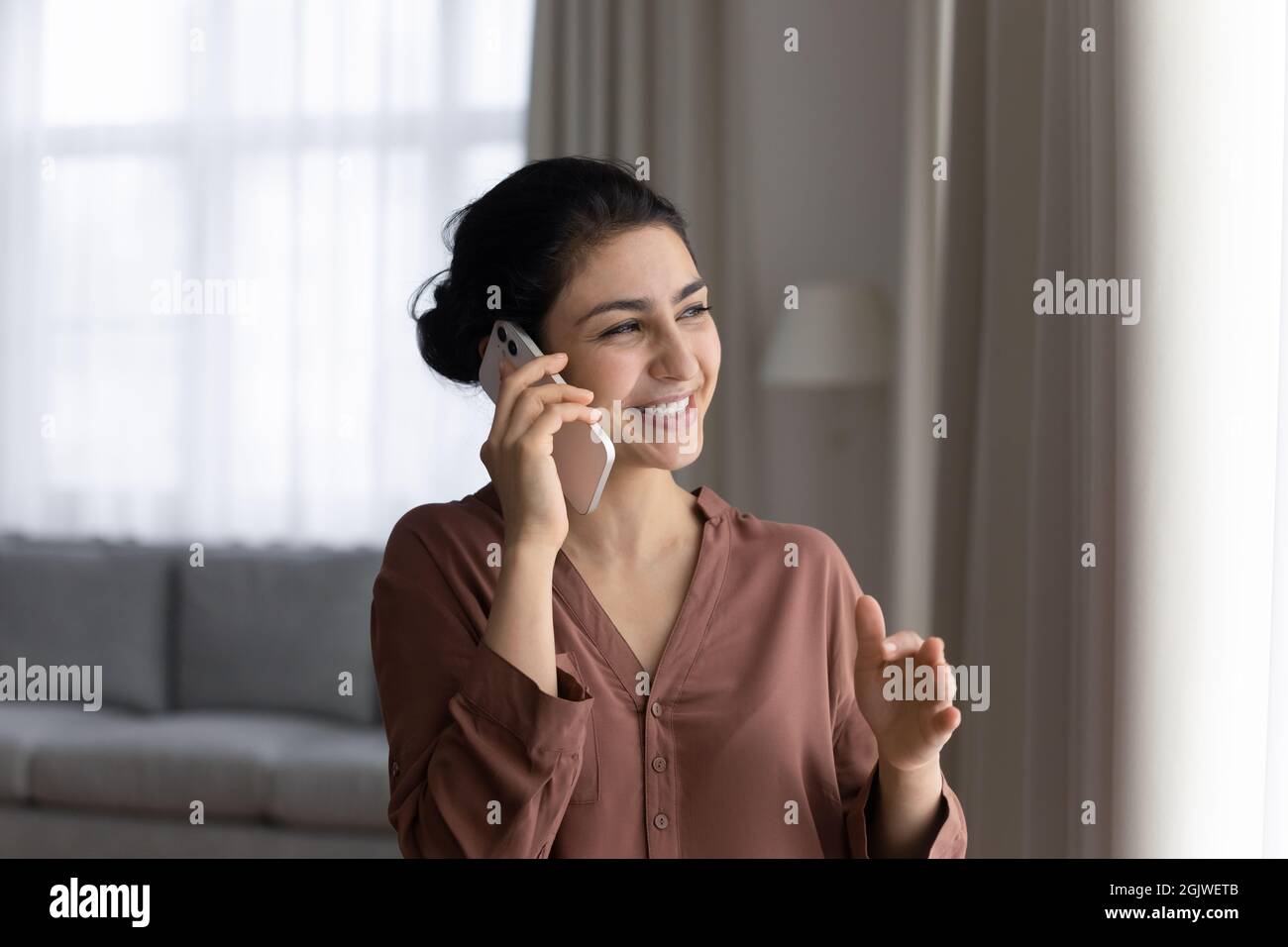 Woman answer hi-res stock photography and images - Alamy