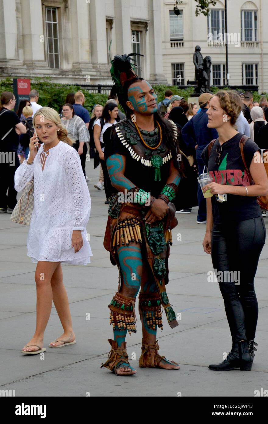 Moment of unity hi-res stock photography and images - Alamy