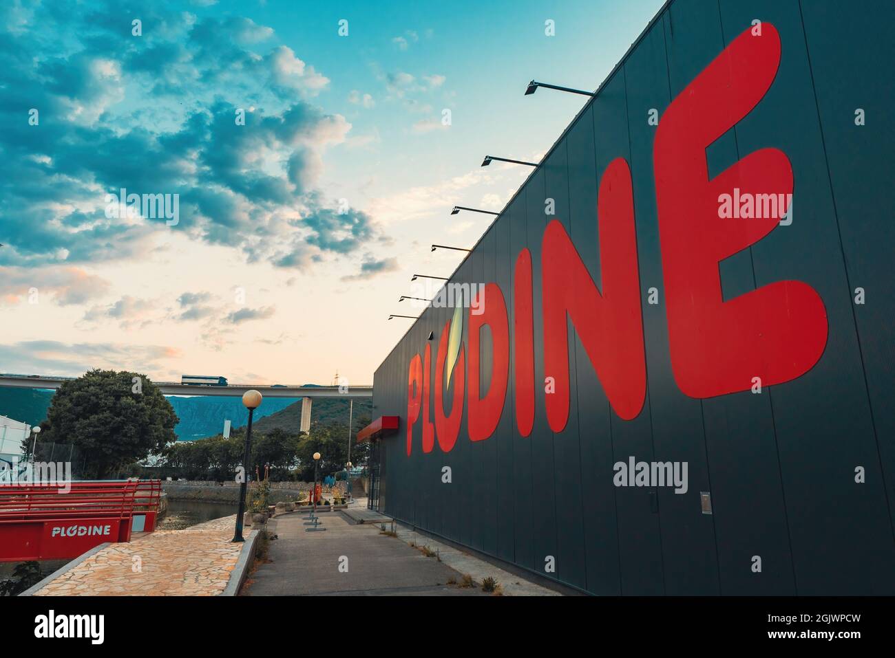 Croatian shop hi-res stock photography and images - Alamy