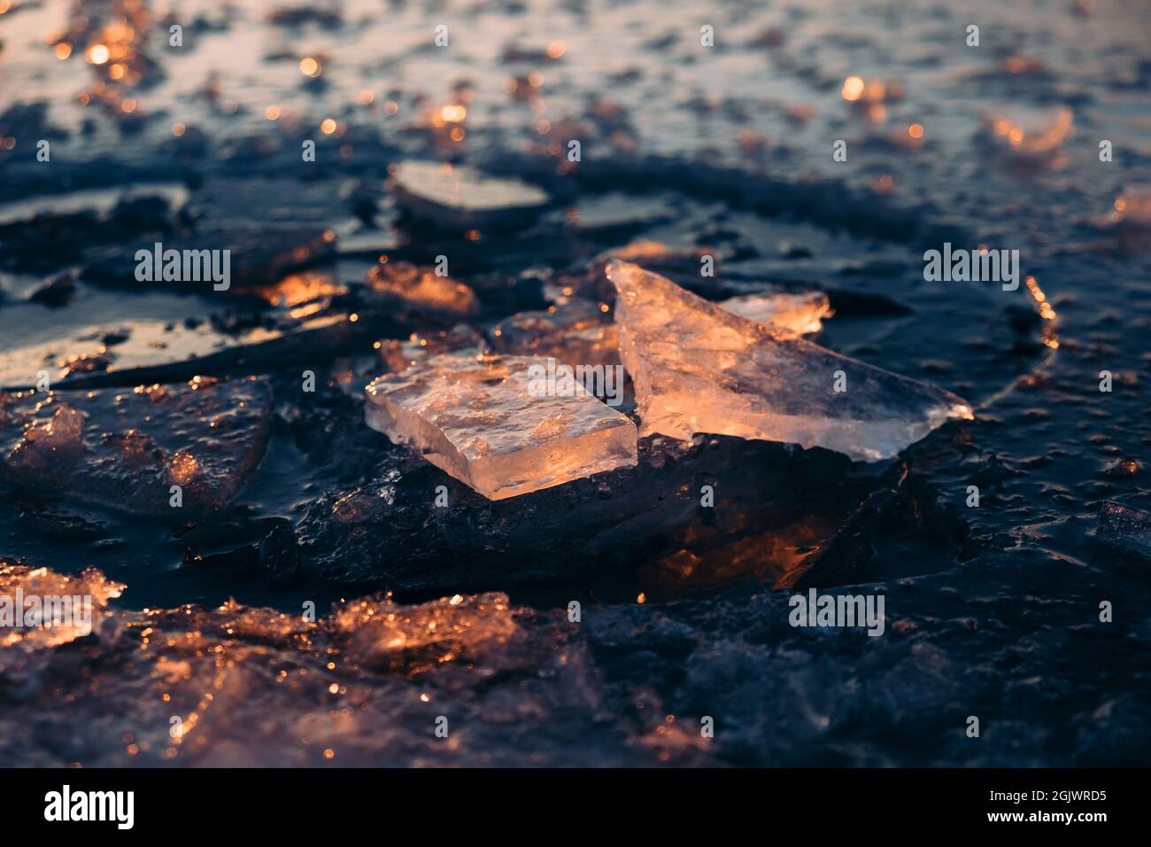 Broken ice texture hi-res stock photography and images - Alamy